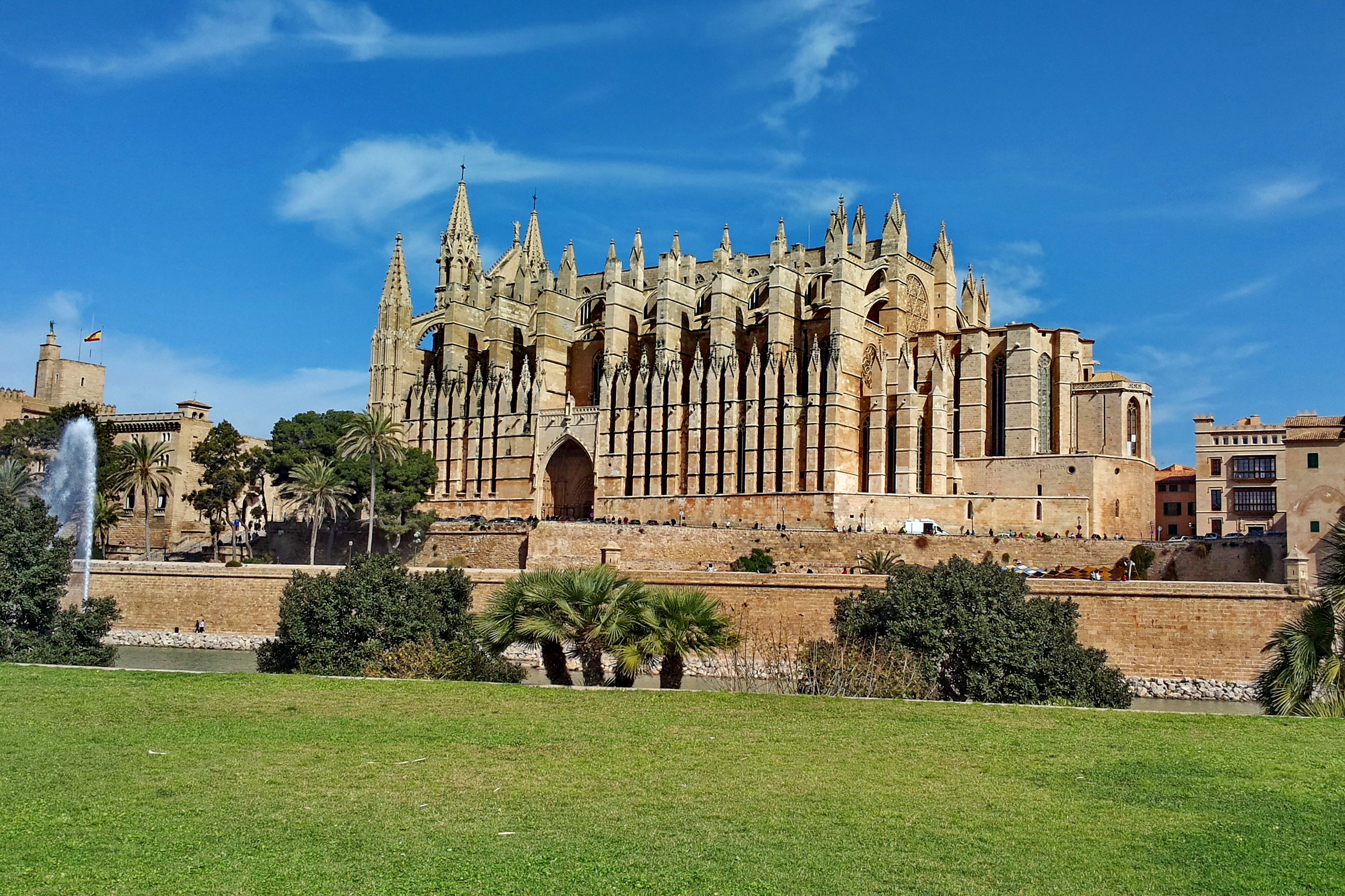 Palma de Mallorca: Sehenswürdigkeiten, Bilder und Unterkünfte • Reisen ...